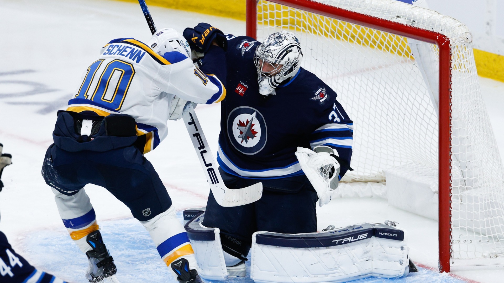 Winnipeg Jets Struggle to Seal Victory with Hellebuyck in Net