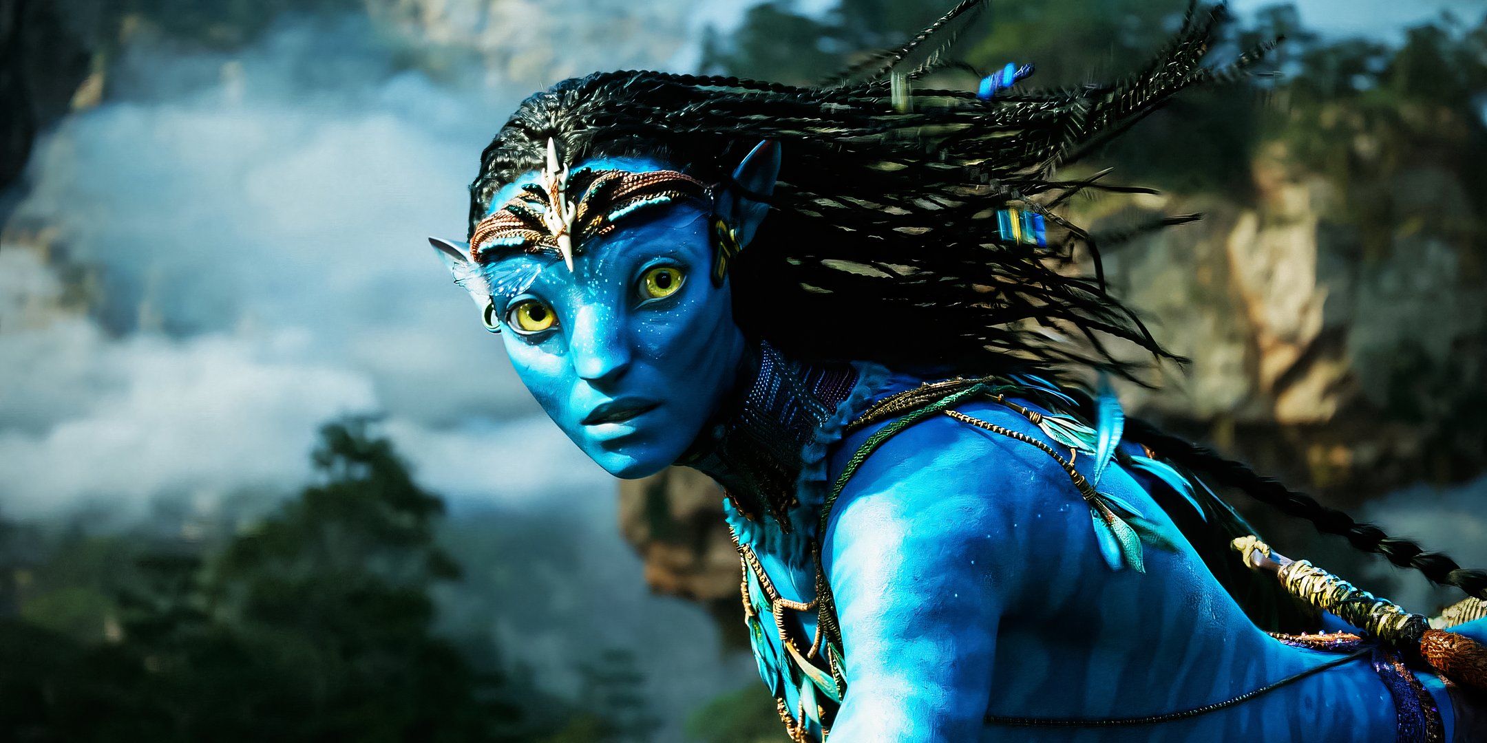 First Avatar 3 Image Reveals Neytiri's Fierce Fire & Ash Return