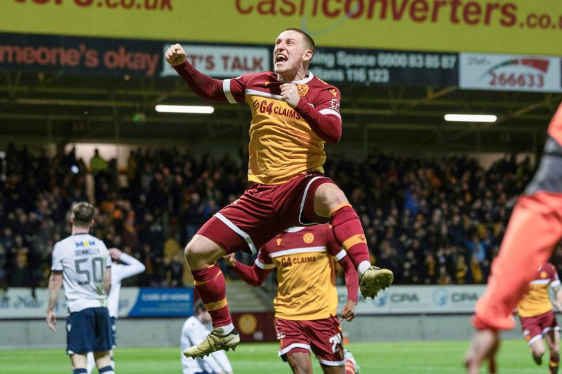 Dundee v Motherwell: Well boss targets win but won't set 'safety' target