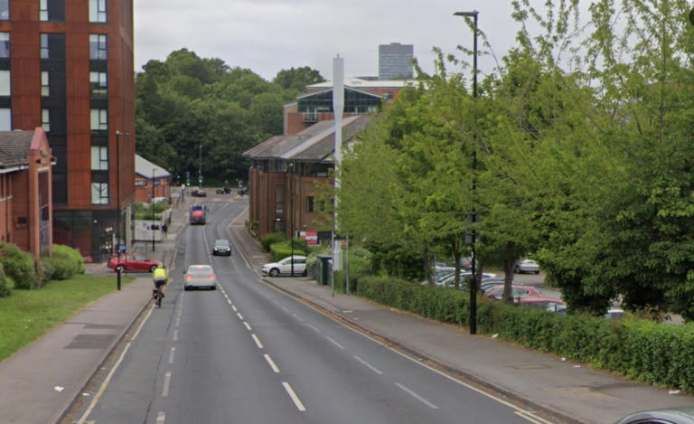 Connecting Sheffield: One-way segregated cycle lane on Summerfield ...