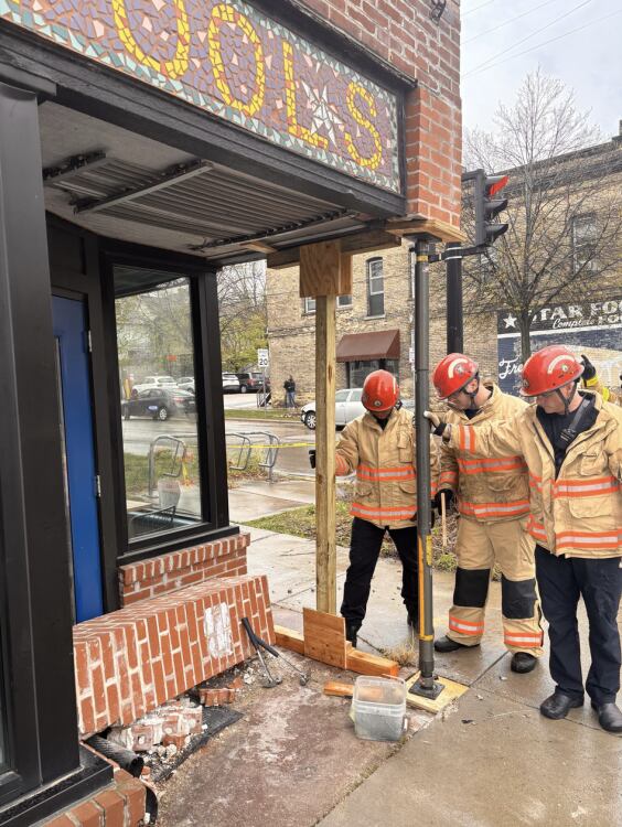 Minivan crashed into column supporting front corner of Madison café ...