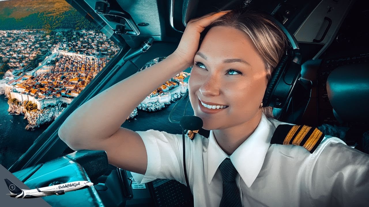 BOEING 737 Fantastic LANDING into Dubrovnik Airport RWY11 | Cockpit ...