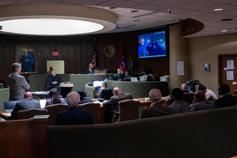 Tyre Nichols trial: Jury deliberations have begun in trial of ex ...