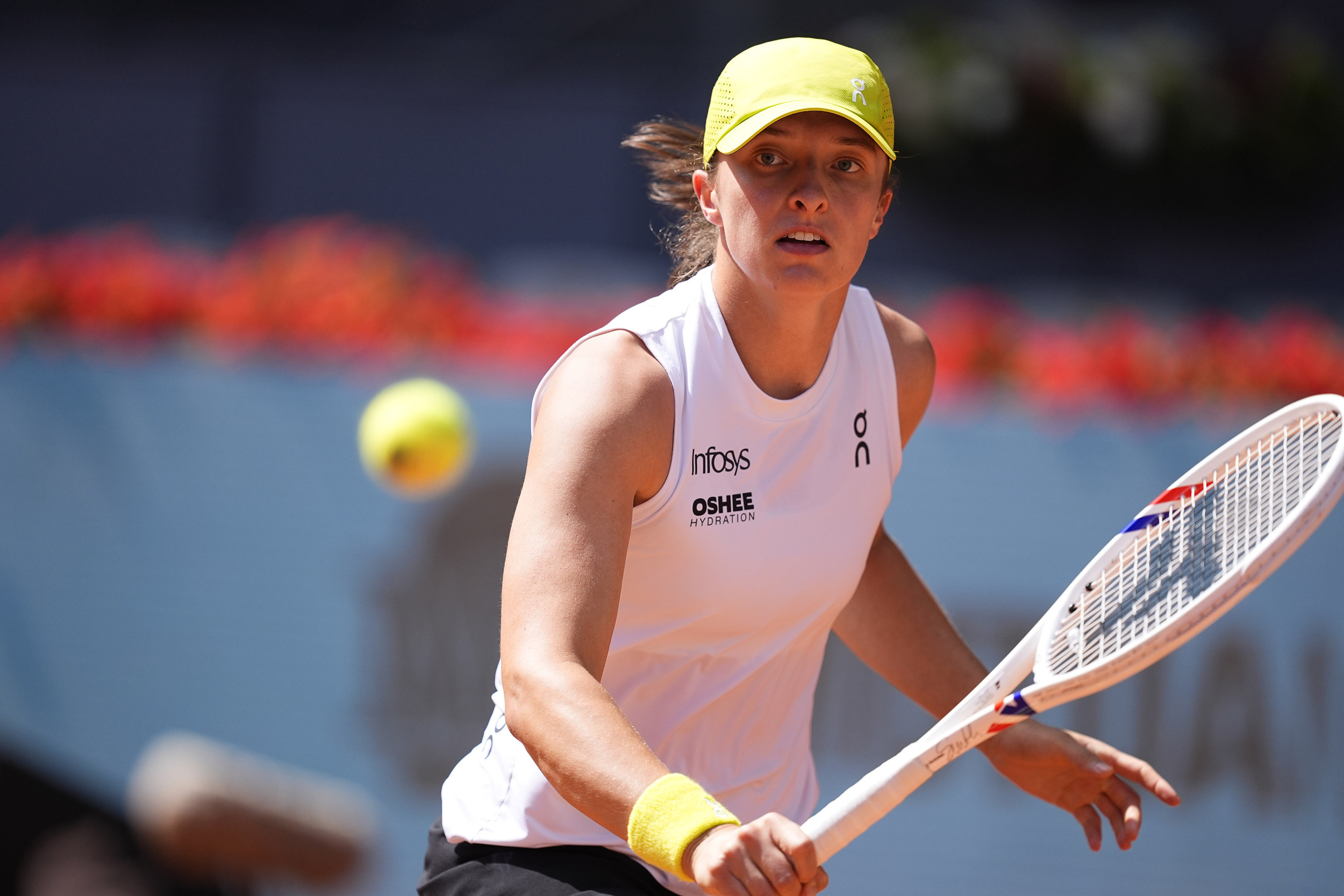 'A great role model': Martina Navratilova comes out in defence of Iga ...