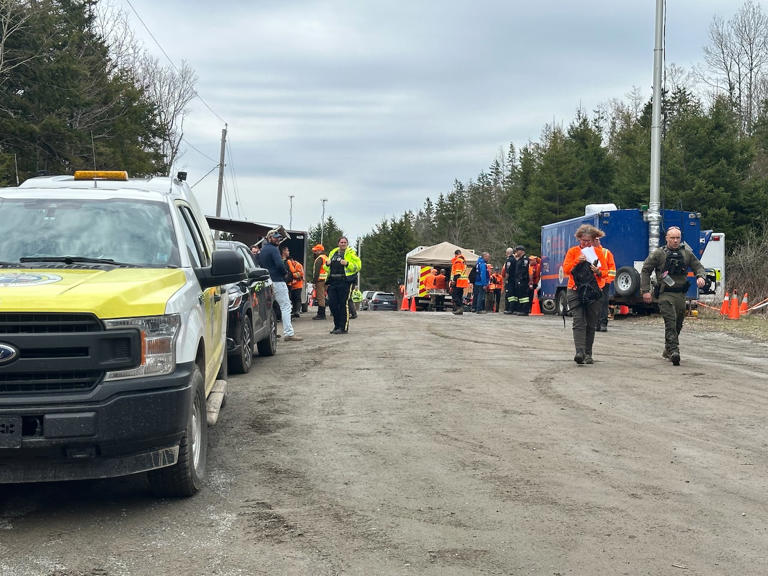 More than 100 searchers scour Pictou County for missing children