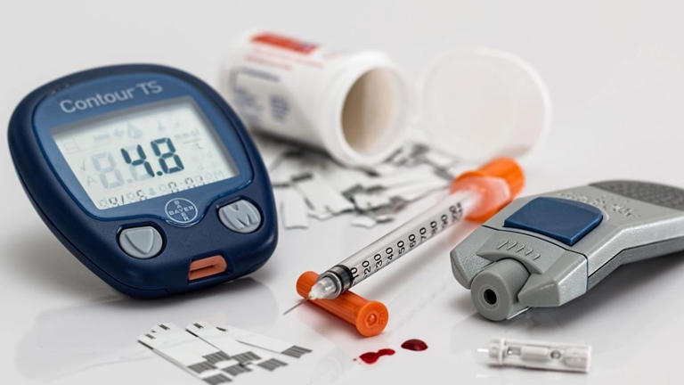 Man bitten hundreds of times by snakes could help scientists create ...