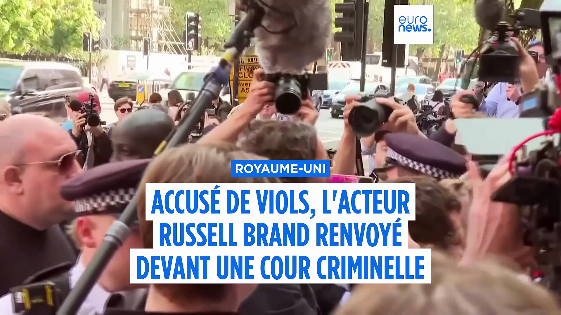 Accusé d'agressions sexuelles, l'acteur Russell Brand libéré sous ...