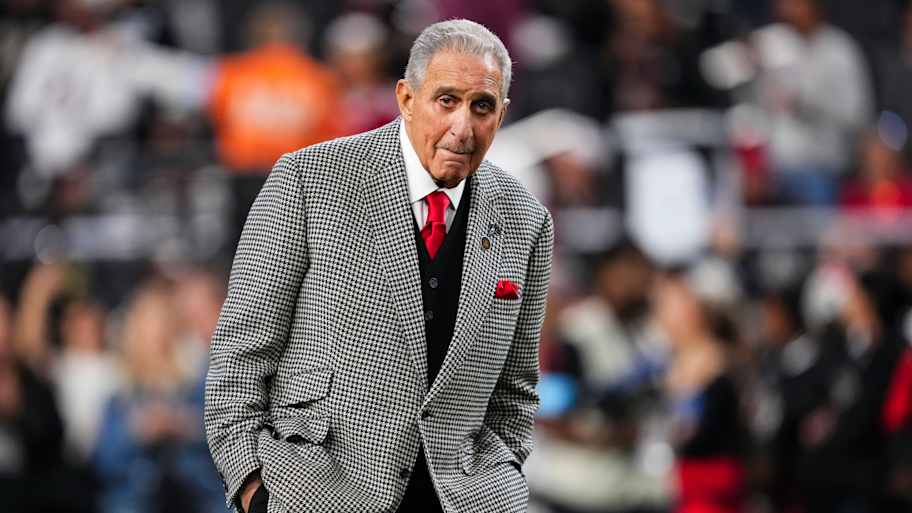 Falcons must continue to rewrite the past retiring this legend's number