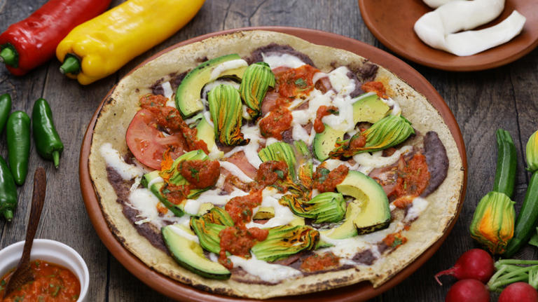 How Is A Mexican Pizza Prepared In Mexico?