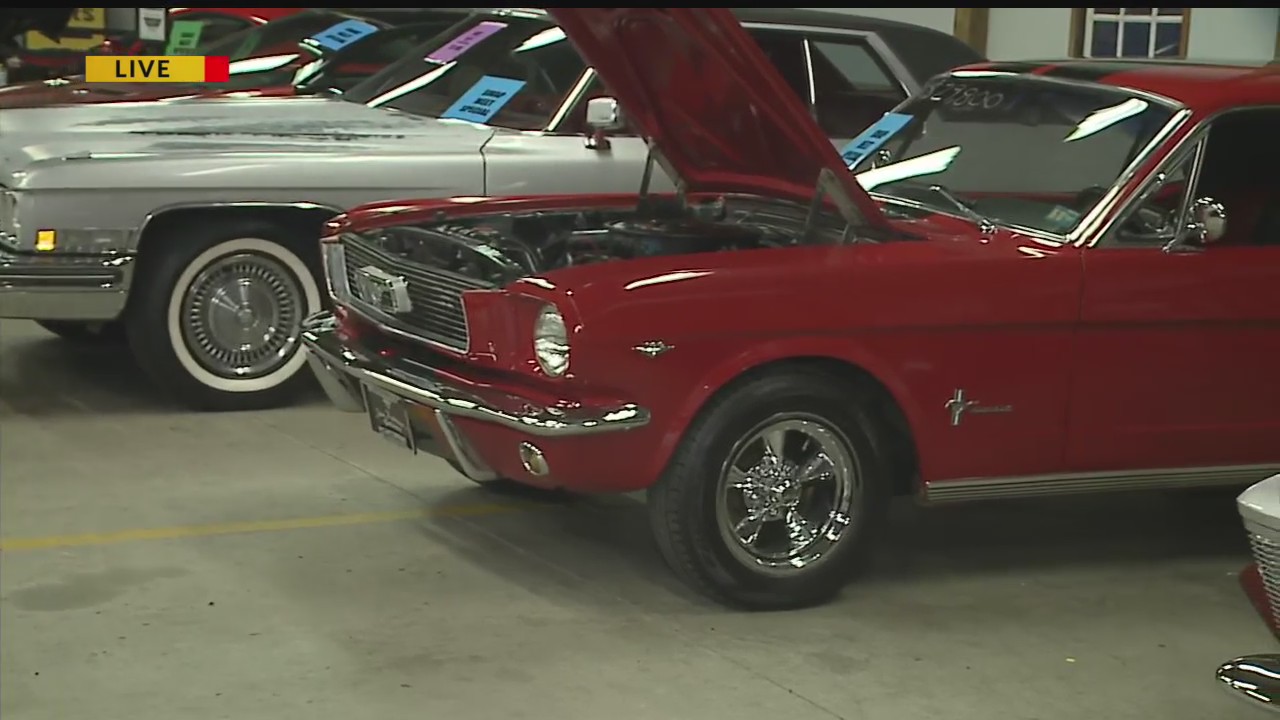 Swap meet in Canfield draws car fans