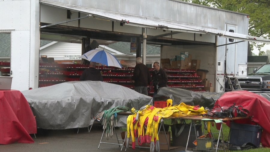 Swap meet in Canfield draws car fans
