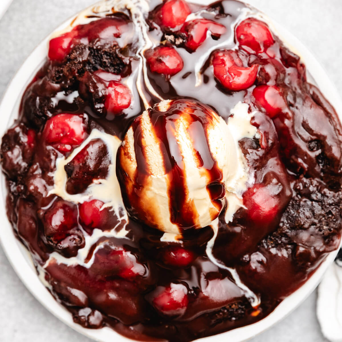 Cherry cola dump cake