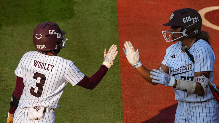 No. 4 Texas A&M Softball Crushes No. 2 Tennessee in Series Finale