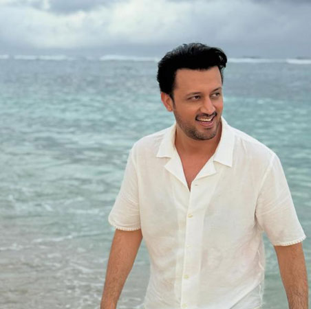 Atif Aslam and Nusrat Fateh Ali Khan's collaboration shakes the Internet