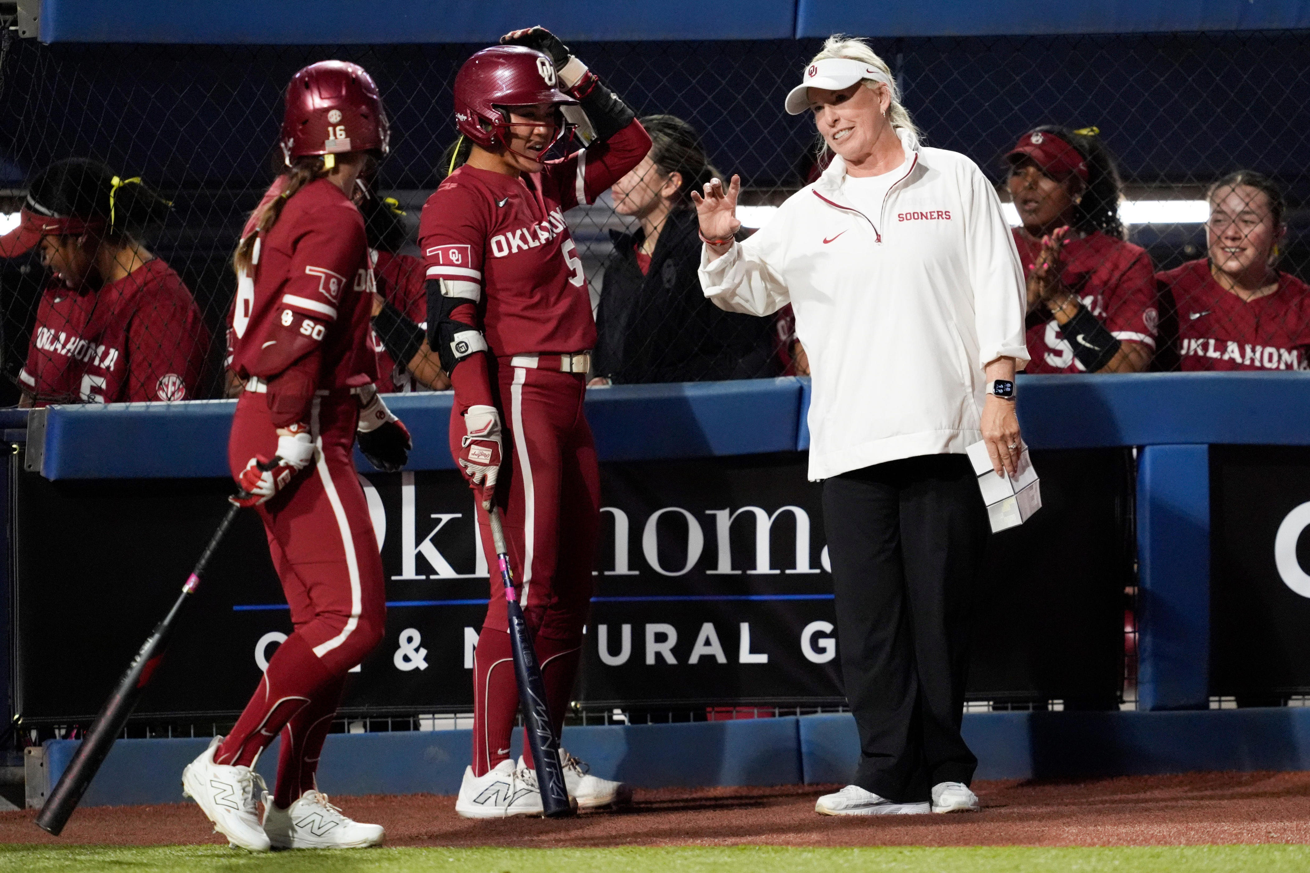 Final SEC softball standings after wild regular season