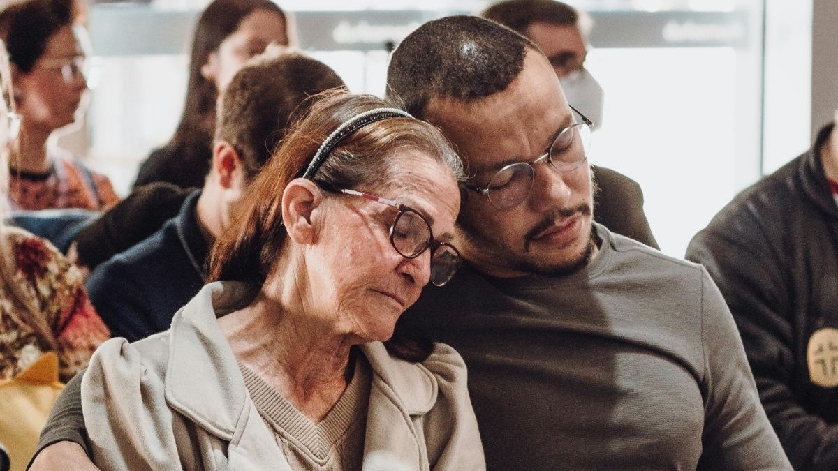 20 Quotes to Remind Mom How Much You Love Her and Heal the Relationship