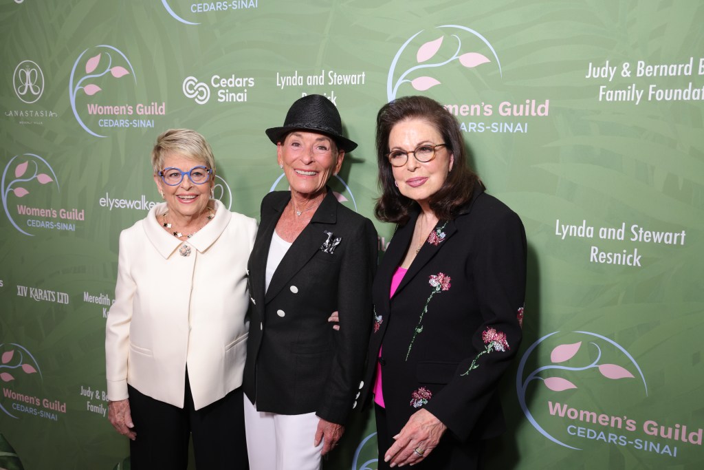 Samuel L. Jackson and Judge Judy Honor Sisters Toni Howard and Wendy ...