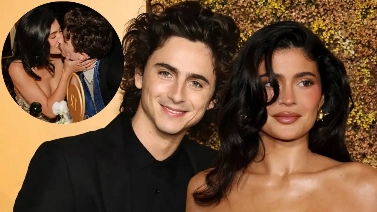Kylie Jenner, Timothée Chalamet Can’t Keep Their Hands Off Each Other ...