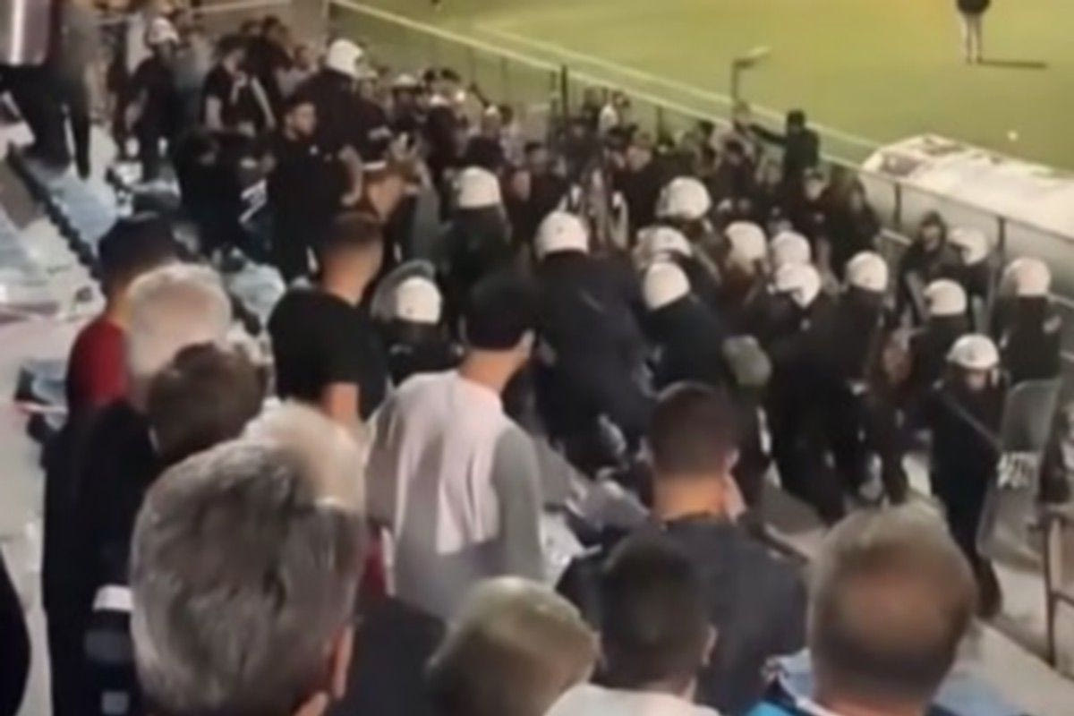 Άγριο ξύλο μεταξύ ΜΑΤ και οπαδών στον τελικό του Κυπέλλου Ερασιτεχνών ...