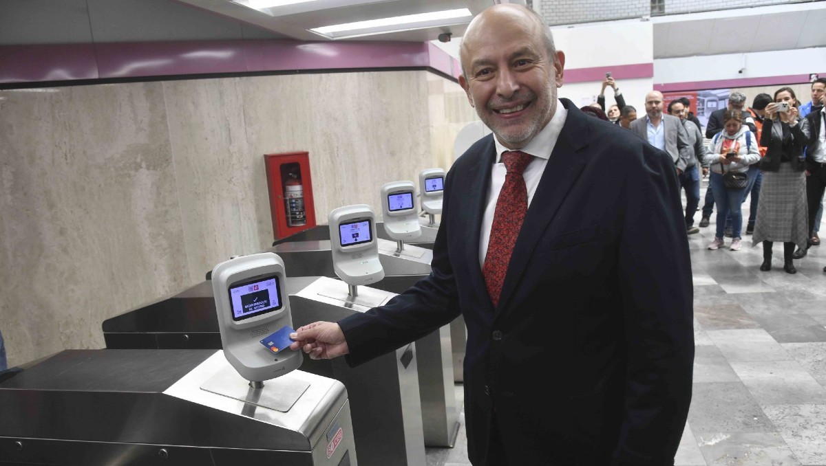 ¿Quién es Guillermo Calderón Aguilera, director del Metro que renunció?