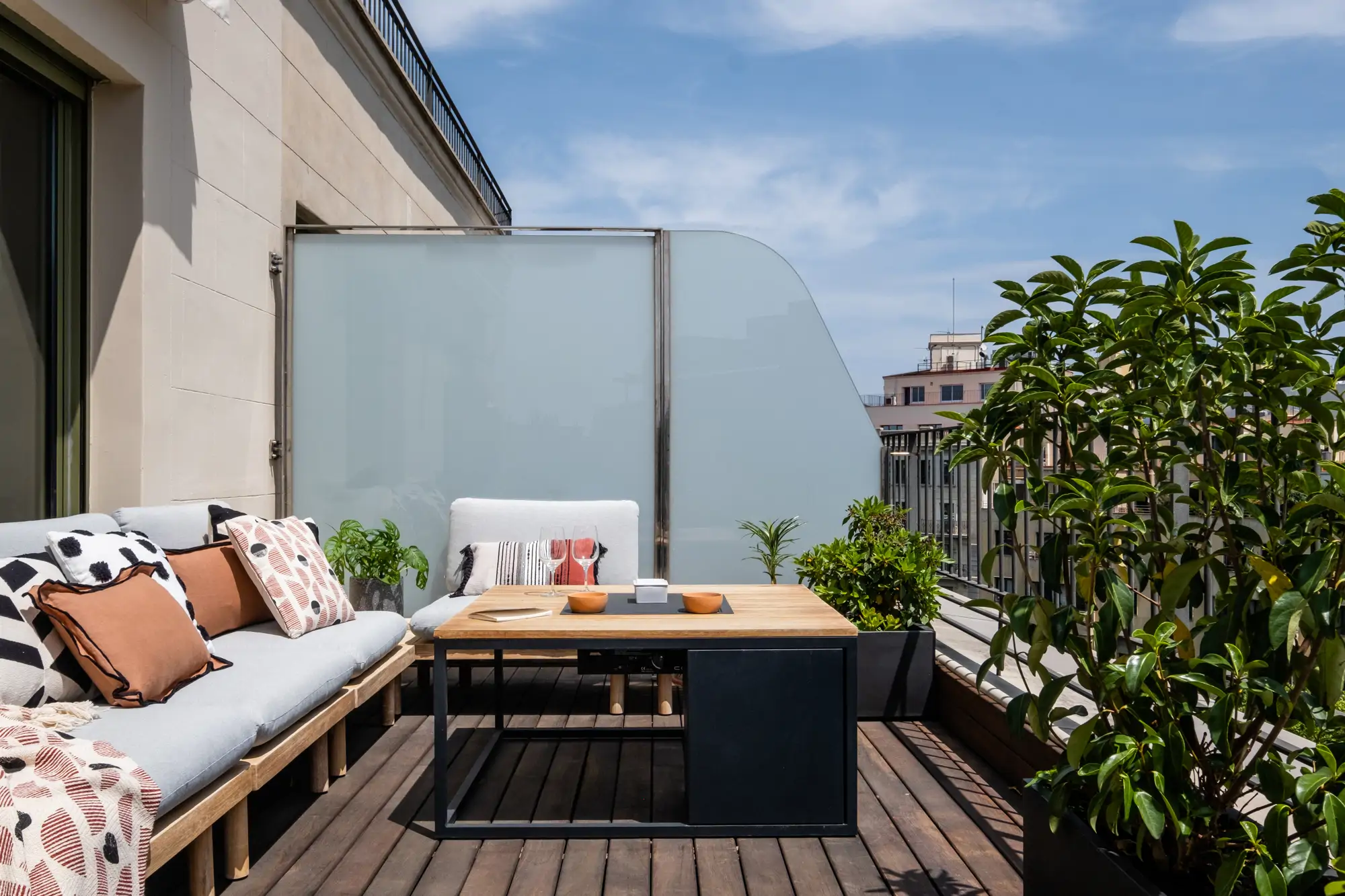 Terrazas modernas: 10 claves para renovar tu espacio exterior SIN obras ...