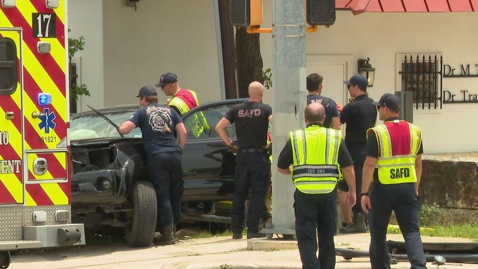 Victim identified in fatal high-speed crash at Northeast Side intersection