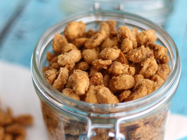 Praline peanuts: a crunchy snack