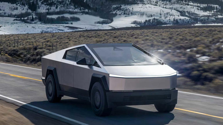 Ford's F-150 Lightning Looks To Be Outselling The Tesla Cybertruck In 2025