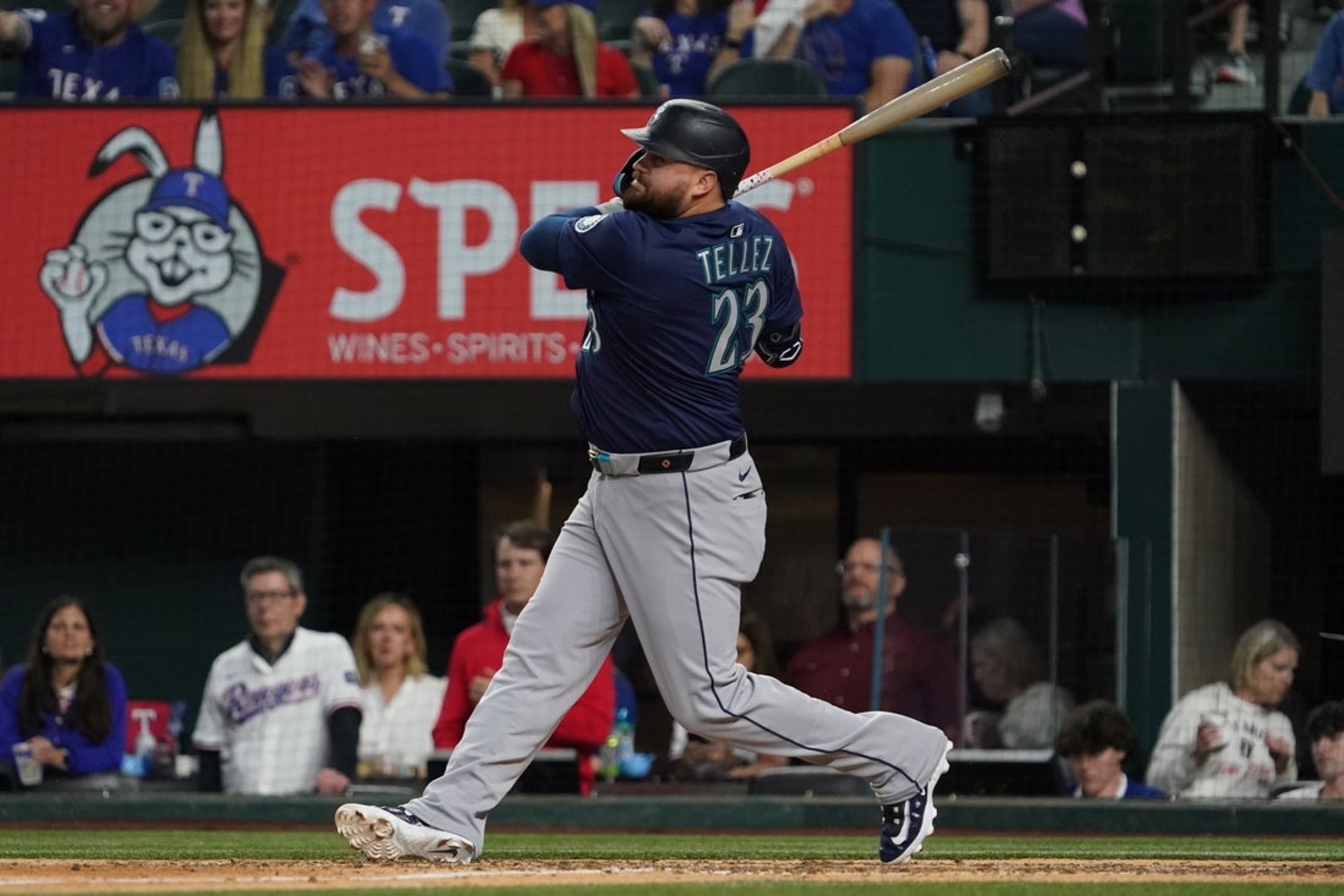 Rowdy Tellez's pinch single lifts Mariners over swooning Rangers