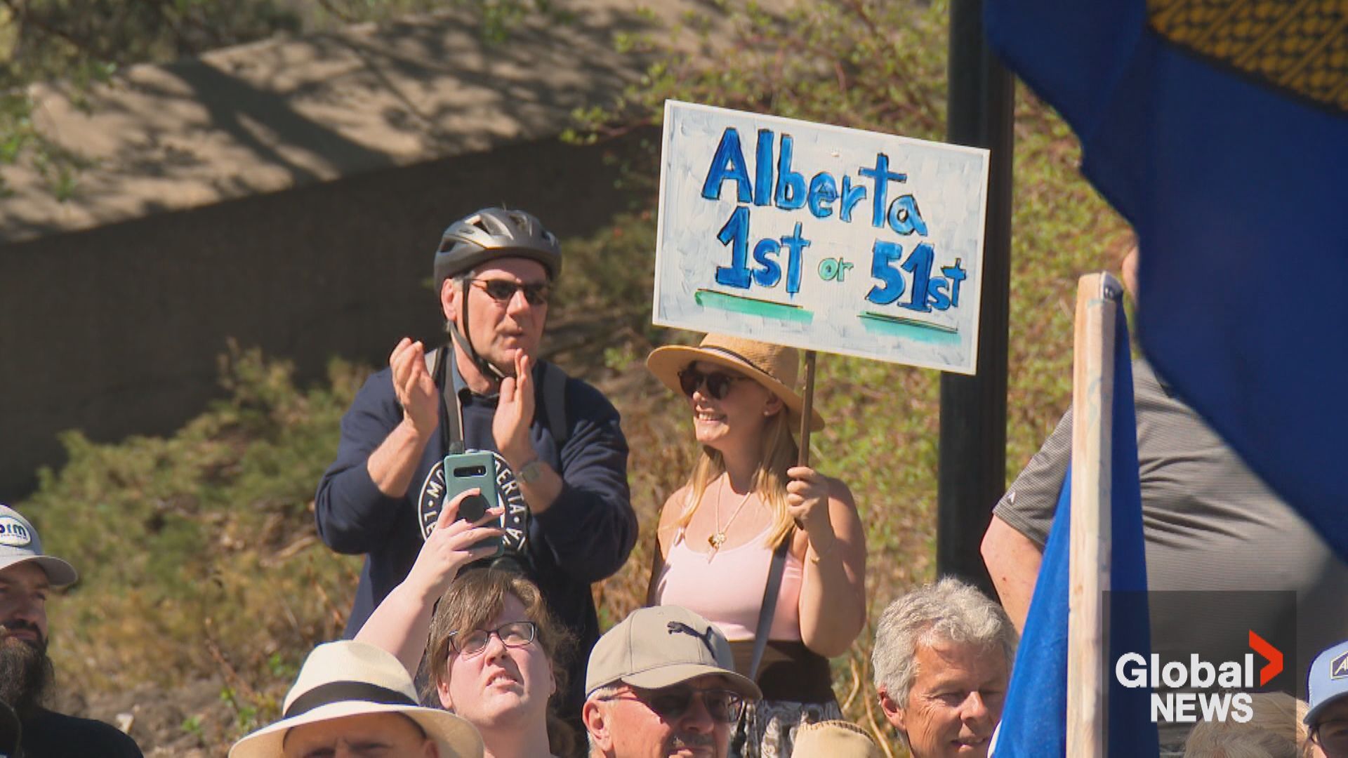 Supporters of Alberta separation hold rally for independence