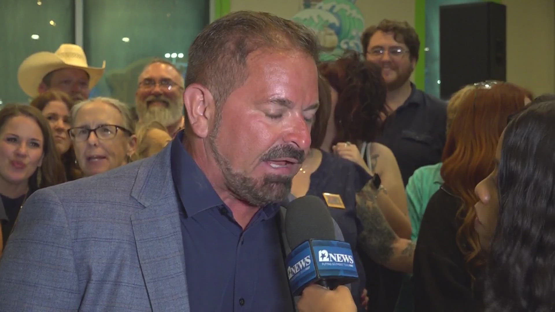 Joey Hilliard upsets Mike Getz with Ward 2 victory