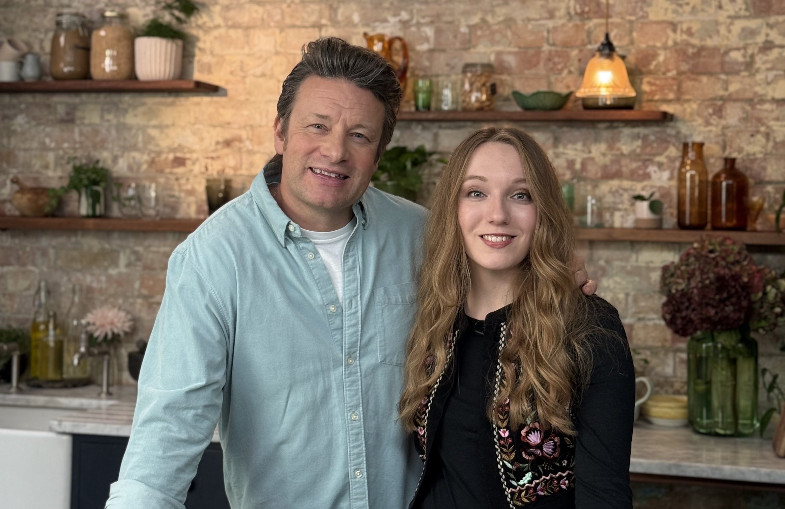 I snooped through Jamie Oliver's kitchen — and learned what he really ...