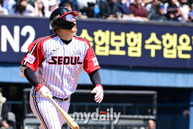 '미쳤다' 문보경 원맨쇼 만루포+3점포+호수비까지→코엔 윈 데뷔 첫 승... LG, SSG 12-4 완파 '2연승' [MD잠실]