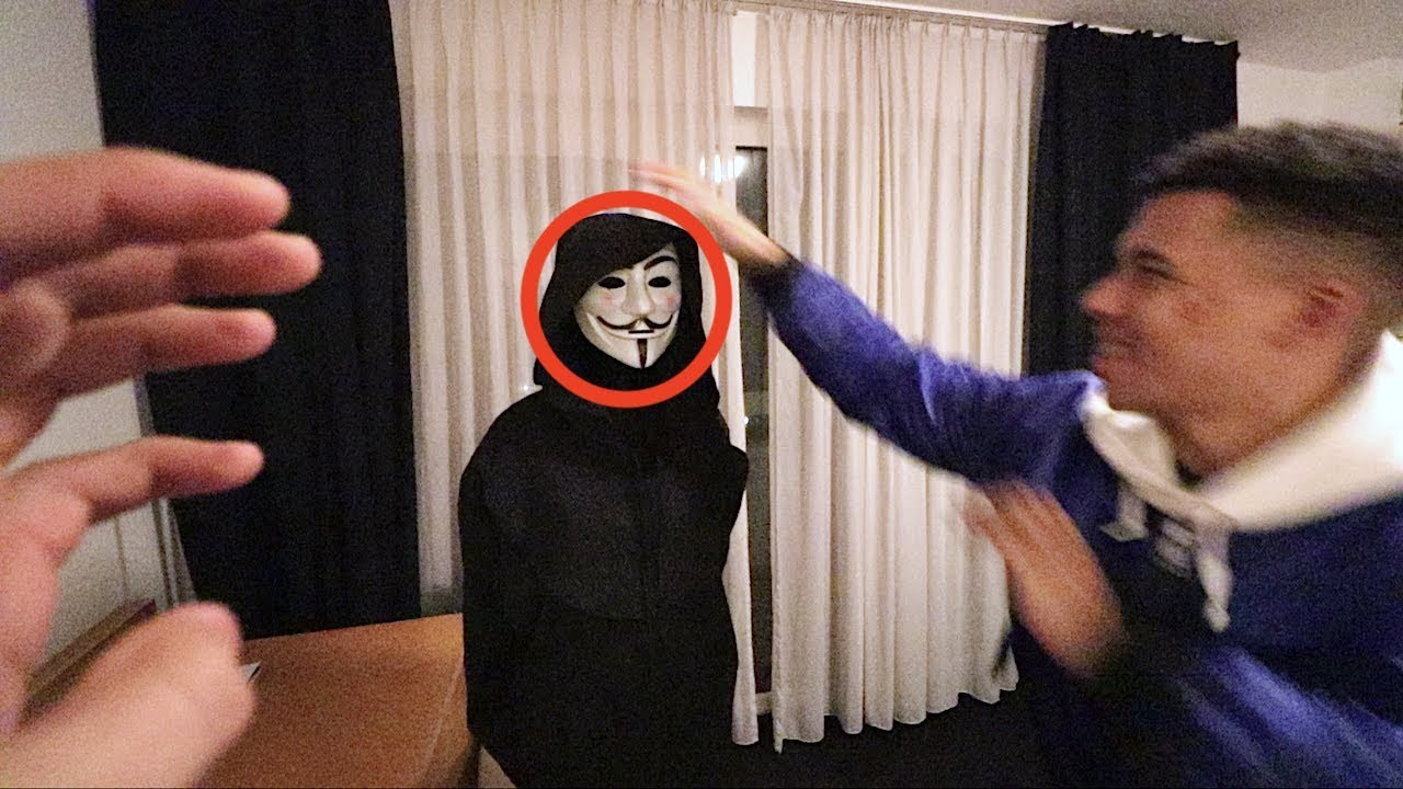 DIE MASKE VOM GAME MASTER ABNEHMEN !!! | Kelvin und Marvin