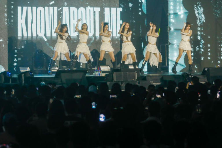 Energetic crowd powers K-pop group NMIXX in 2nd Manila show