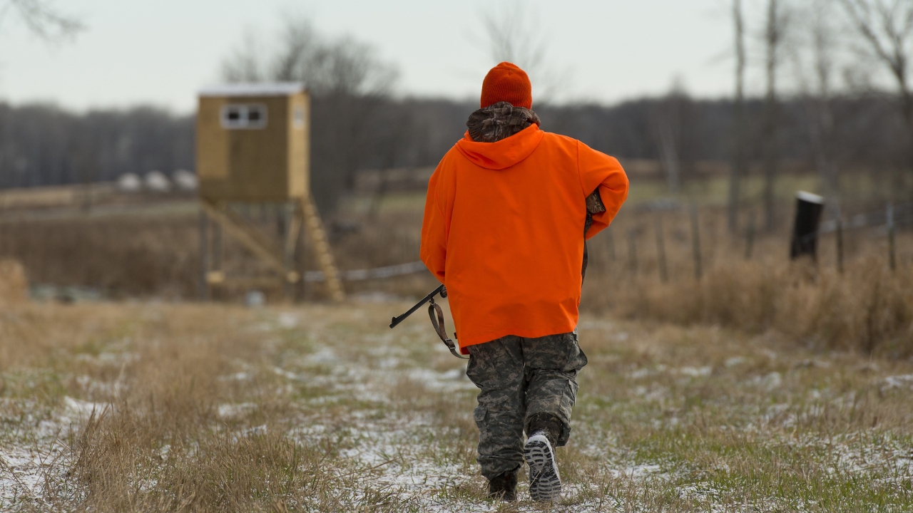 Hunter says his neighbors’ stands are on the line and everybody knows ...