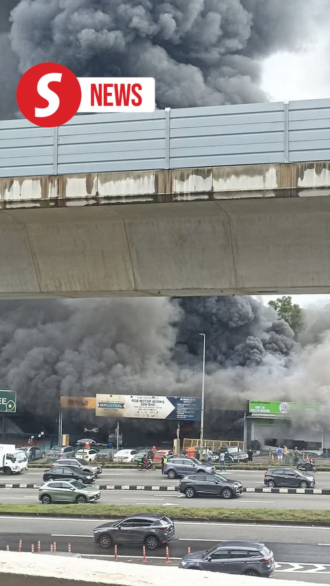 20 cars, three motorcycles destroyed in workshop fire in Puchong Jaya