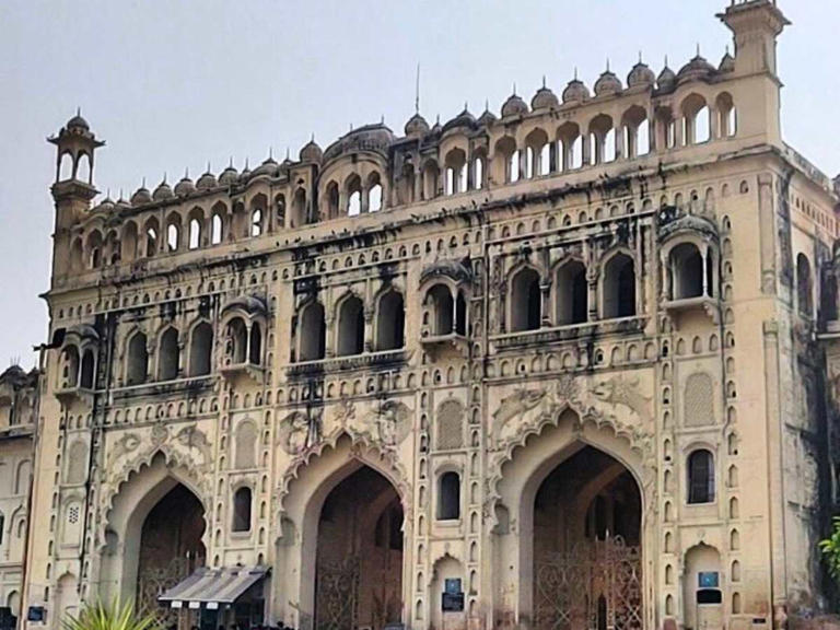 Discover The Unique Blend Of Mughal And Rajput Architecture In Lucknow ...