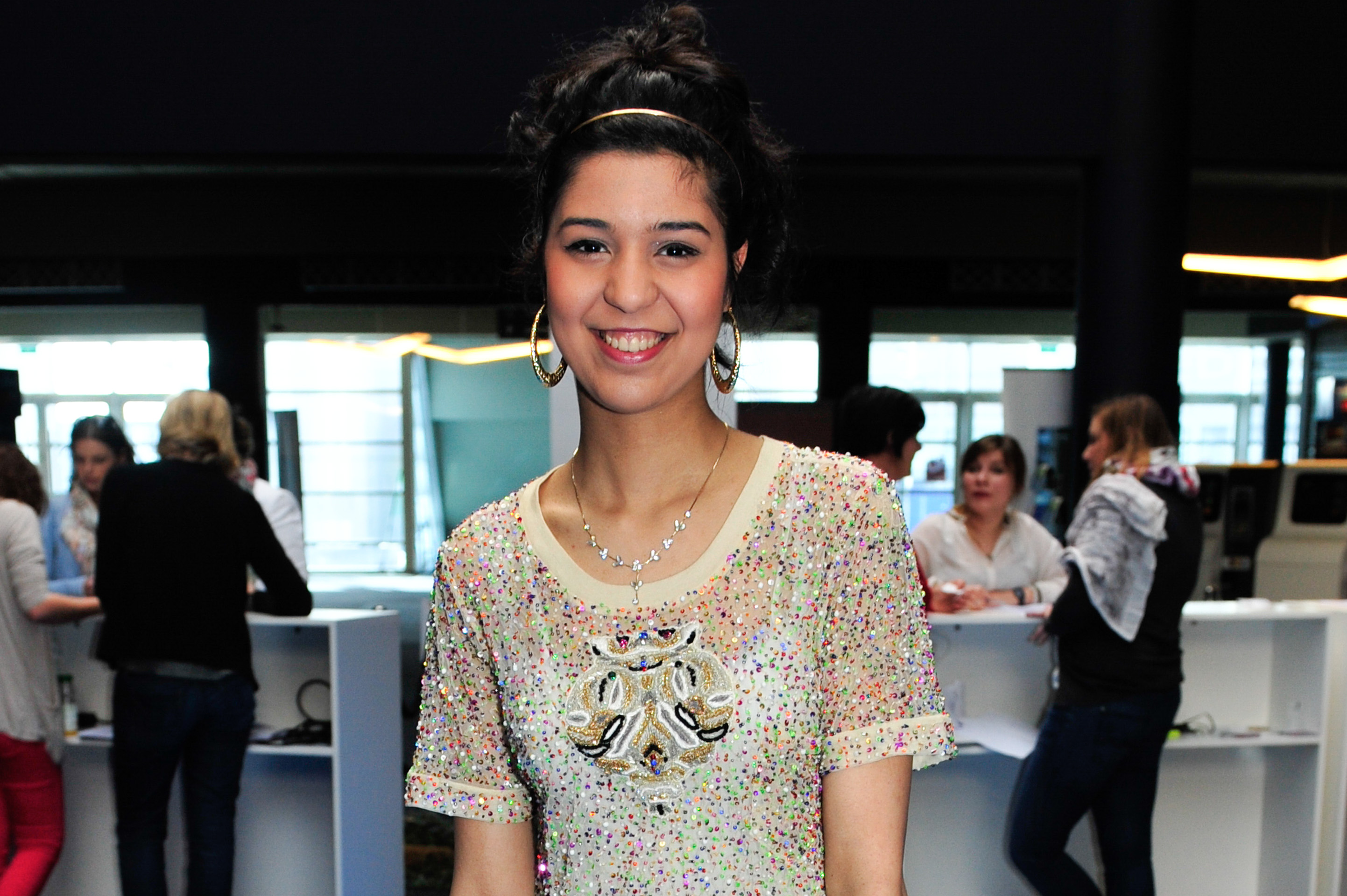 Sarah Mouhamou Die Set Is Als Een Fabriek