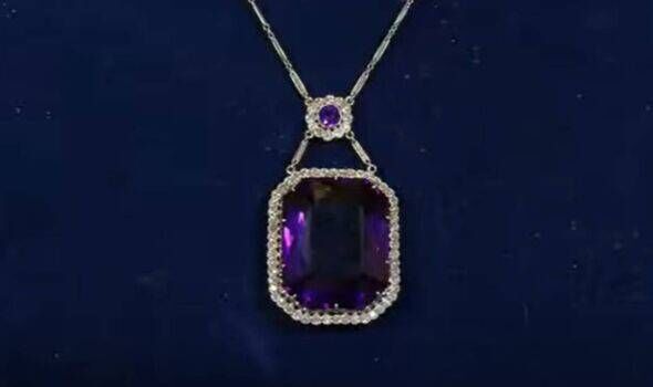 Antiques Roadshow expert brutally shuts down guest's claim about 'royal ...