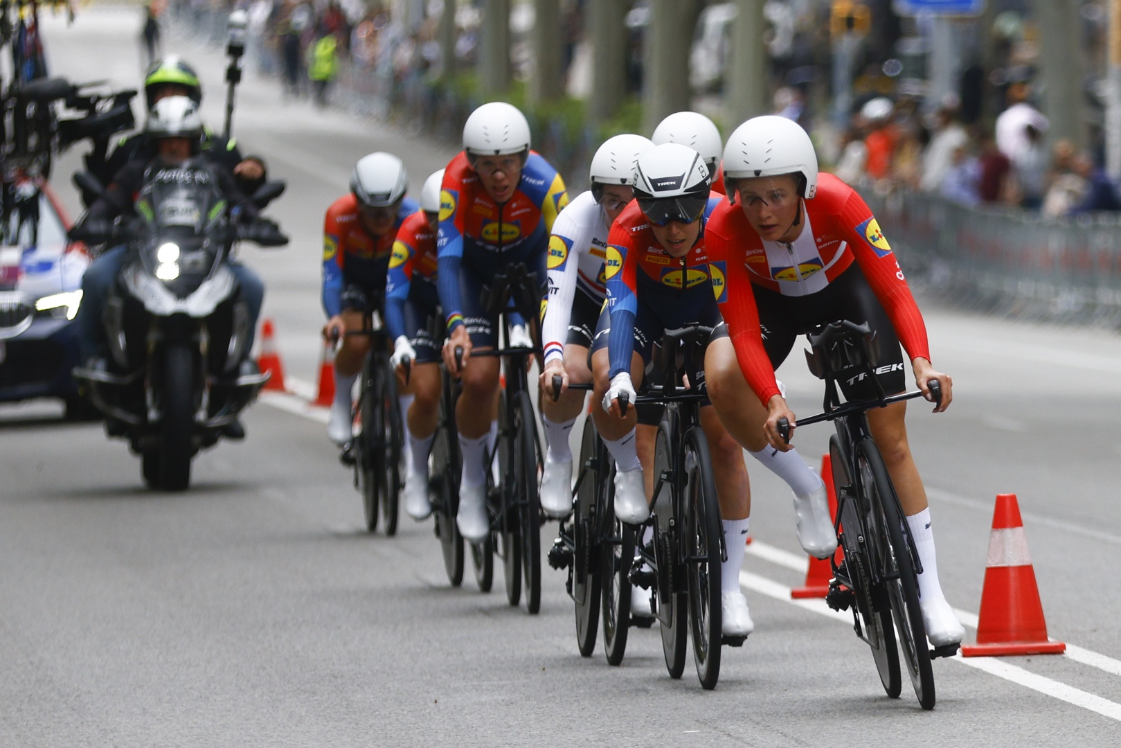 El Lidl-Trek gana la crono inaugural y Ellen van Dijk es la primera ...