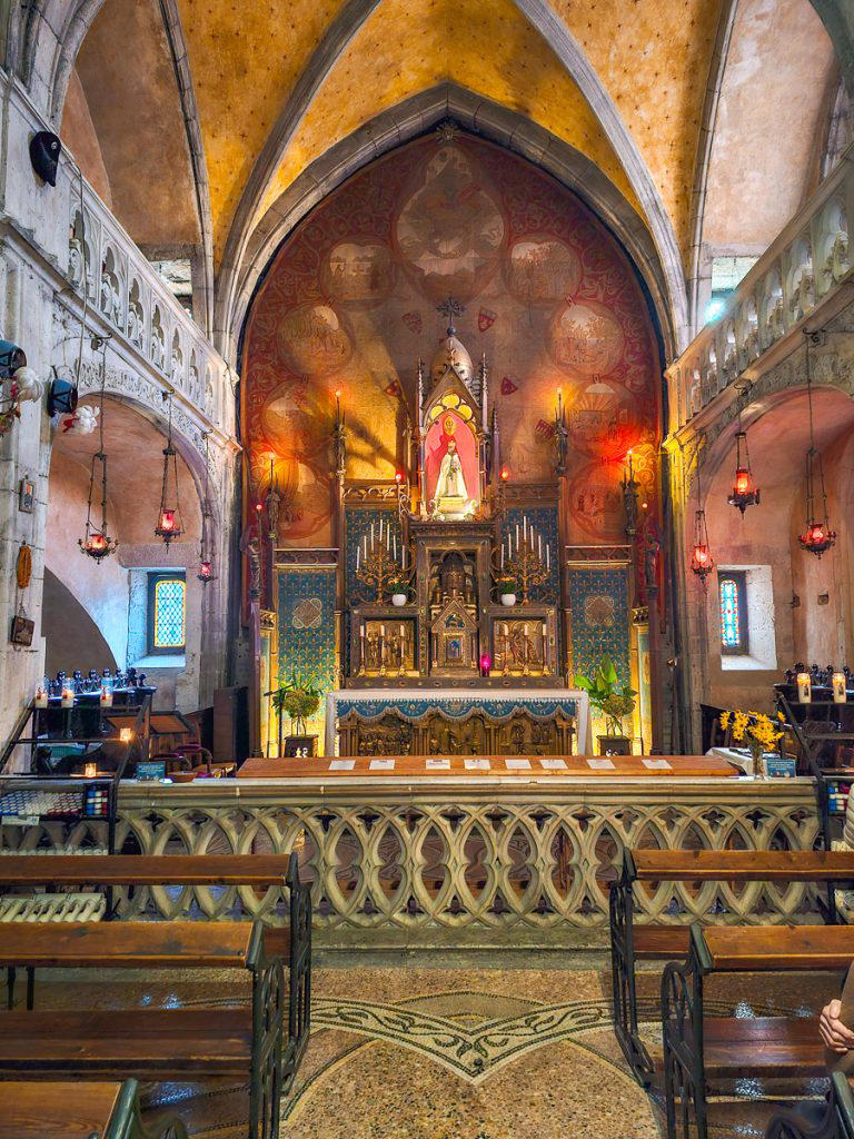 15 Gorgeous French Churches That Are Masterpieces of Architecture and Art