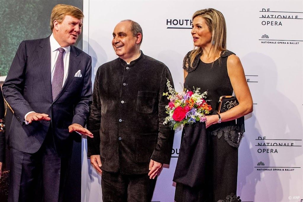 Koning Willem-Alexander en koningin Máxima eren overleden Pierre Audi ...