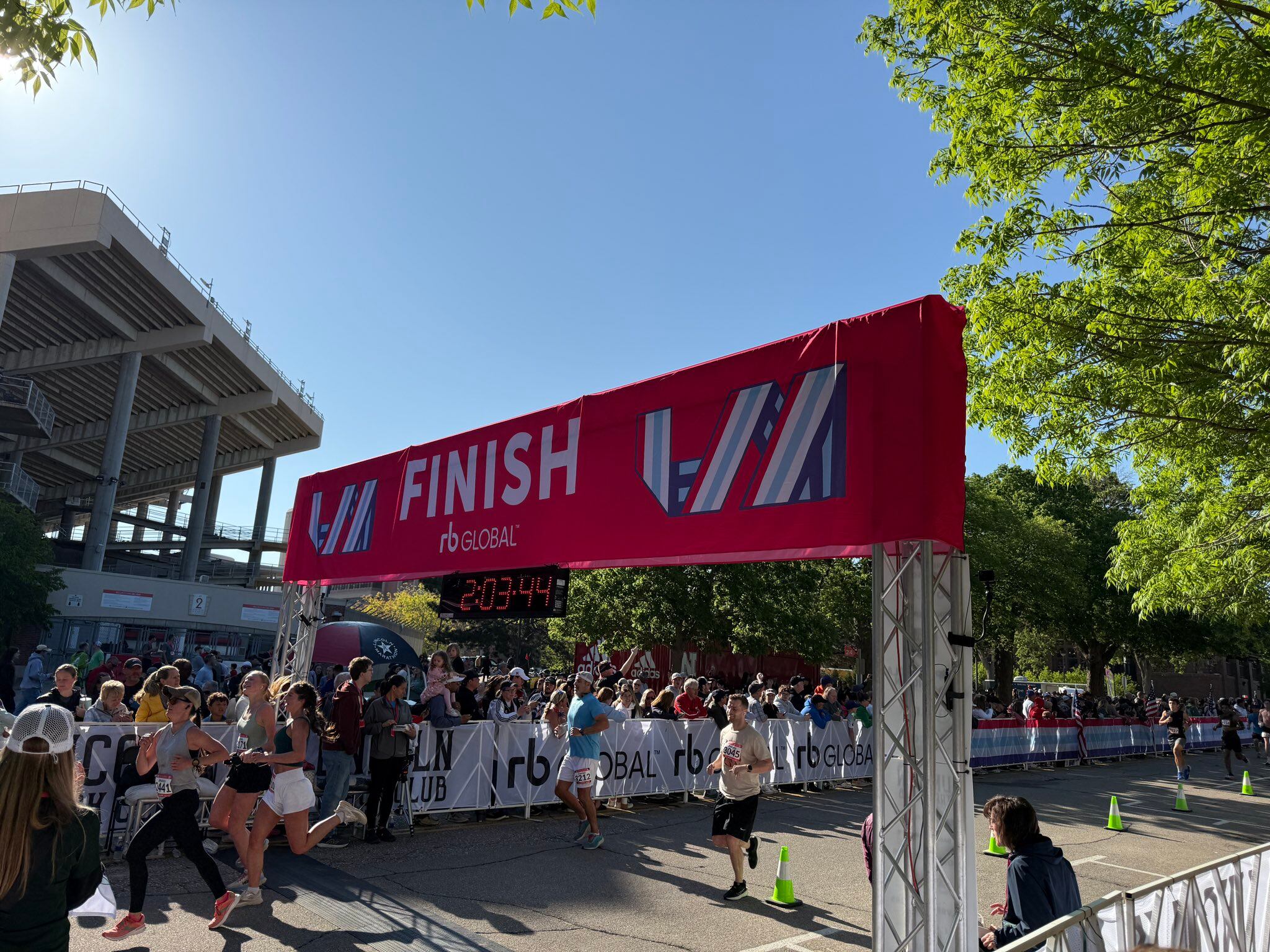 Over 7,000 runners race forward at 2025 Lincoln Marathon