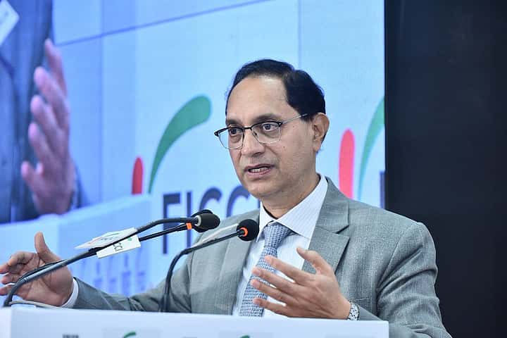 SEBI Chair Calls For Stronger Compliance With Insider Trading Rules In ...