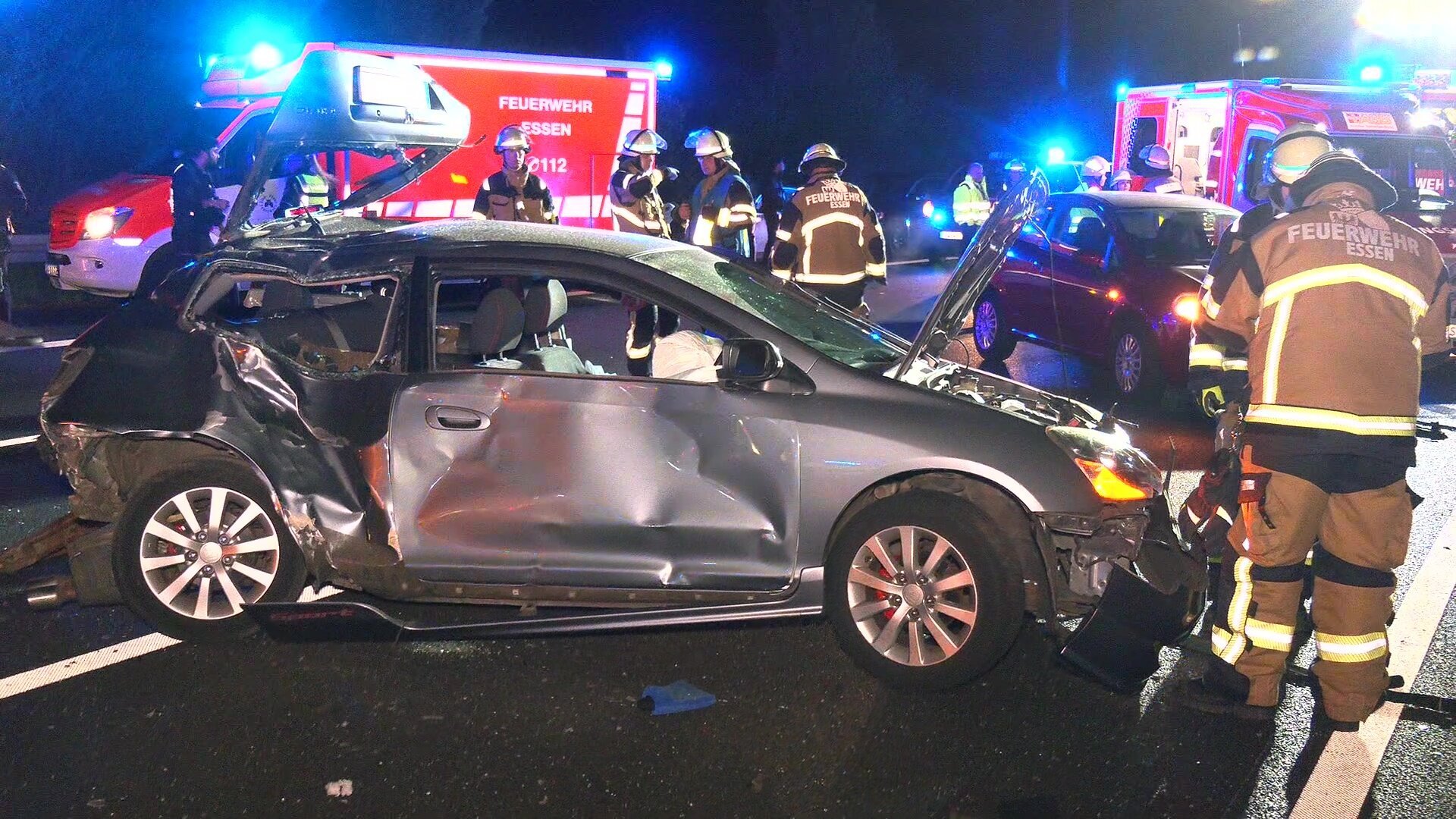 Mehrere Verletzte bei Unfall auf A40