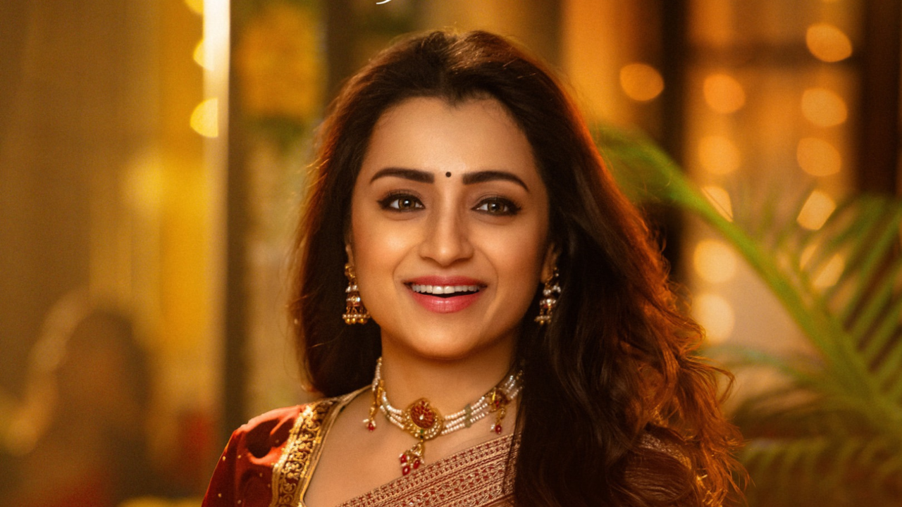 Vishambhara: Trisha Krishna Exudes Beauty As Avani In Chiranjeevi Film ...