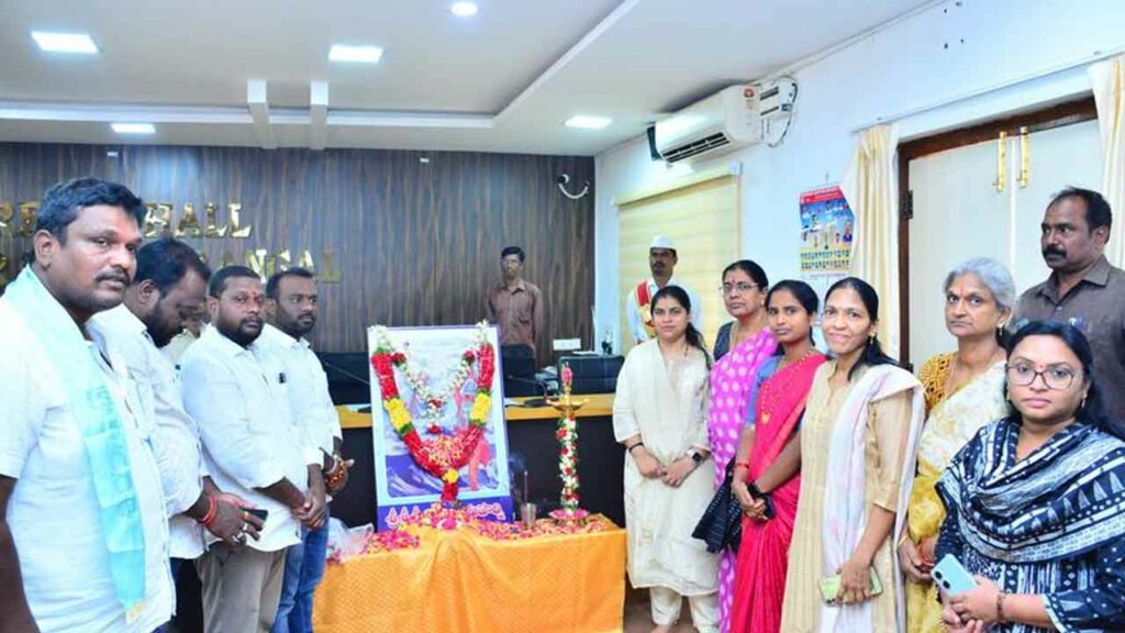 Collector Satya Sharada | లక్ష్య సాధనకు మహర్షి భగీరథుడే స్ఫూర్తి ...