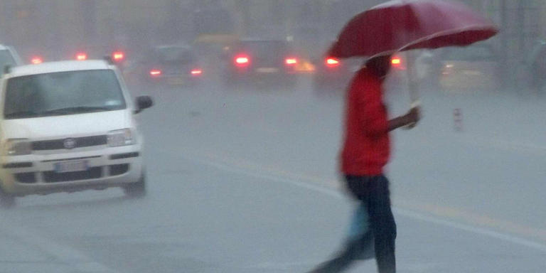 Maltempo: lunedì allerta arancione in Toscana, Emilia Romagna, Lombardia | Scuole chiuse in ...