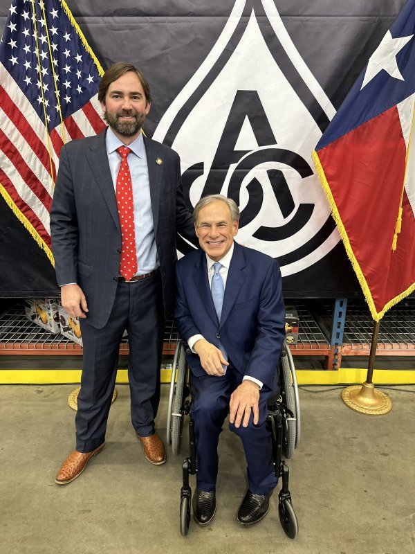 Texas Rep. Who Wrote Bill Banning Litter Boxes in Schools Can't Name a ...